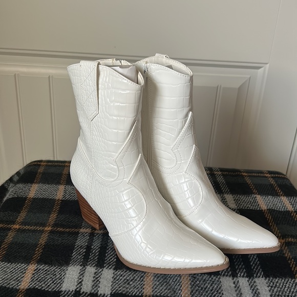 Coconuts by Matisse | Shoes | Nib Bambi By Matisse Western Style Boot ...